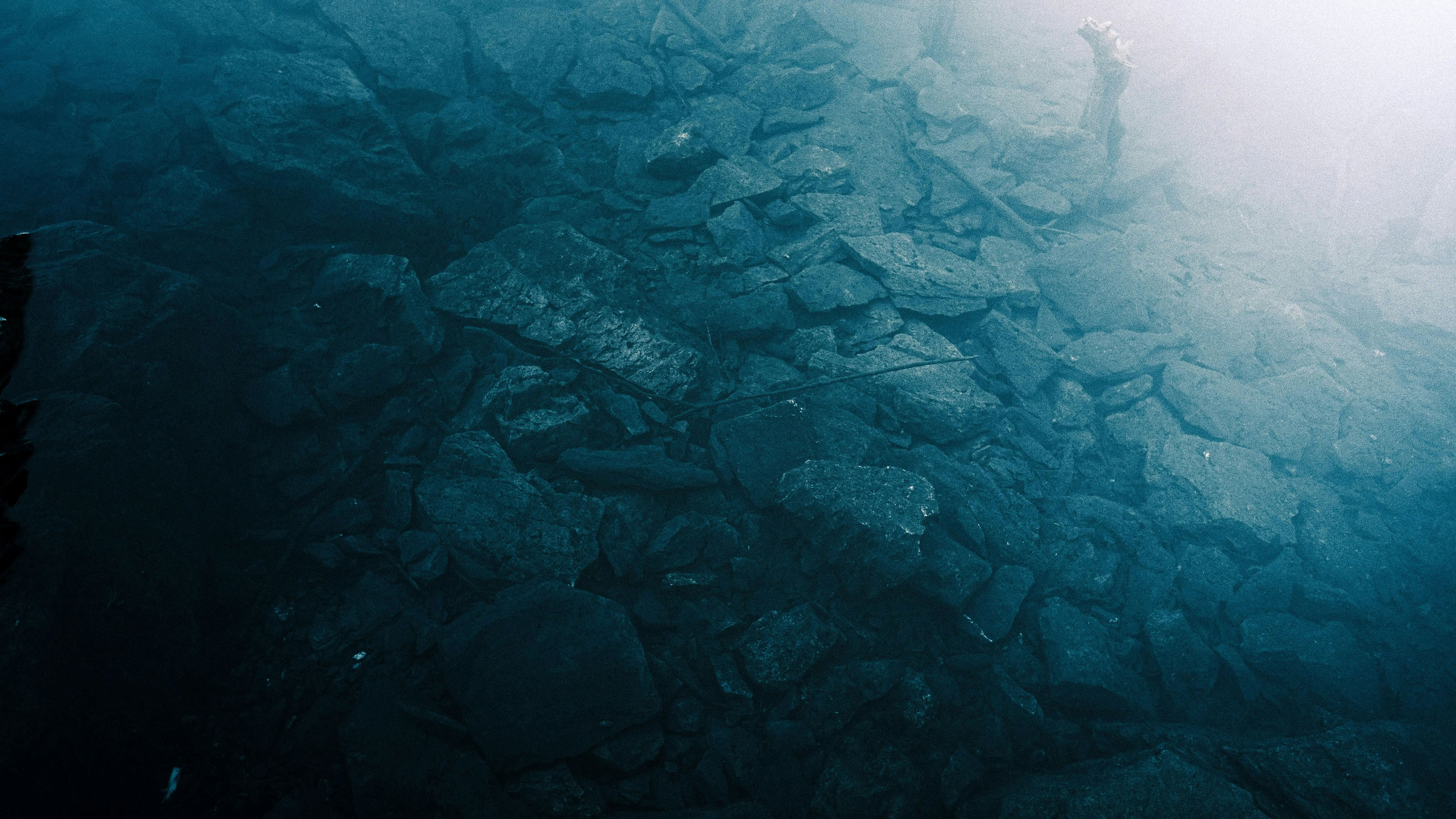 Rumblings 5,000 feet below sea near Oregon threaten underwater giant to ...