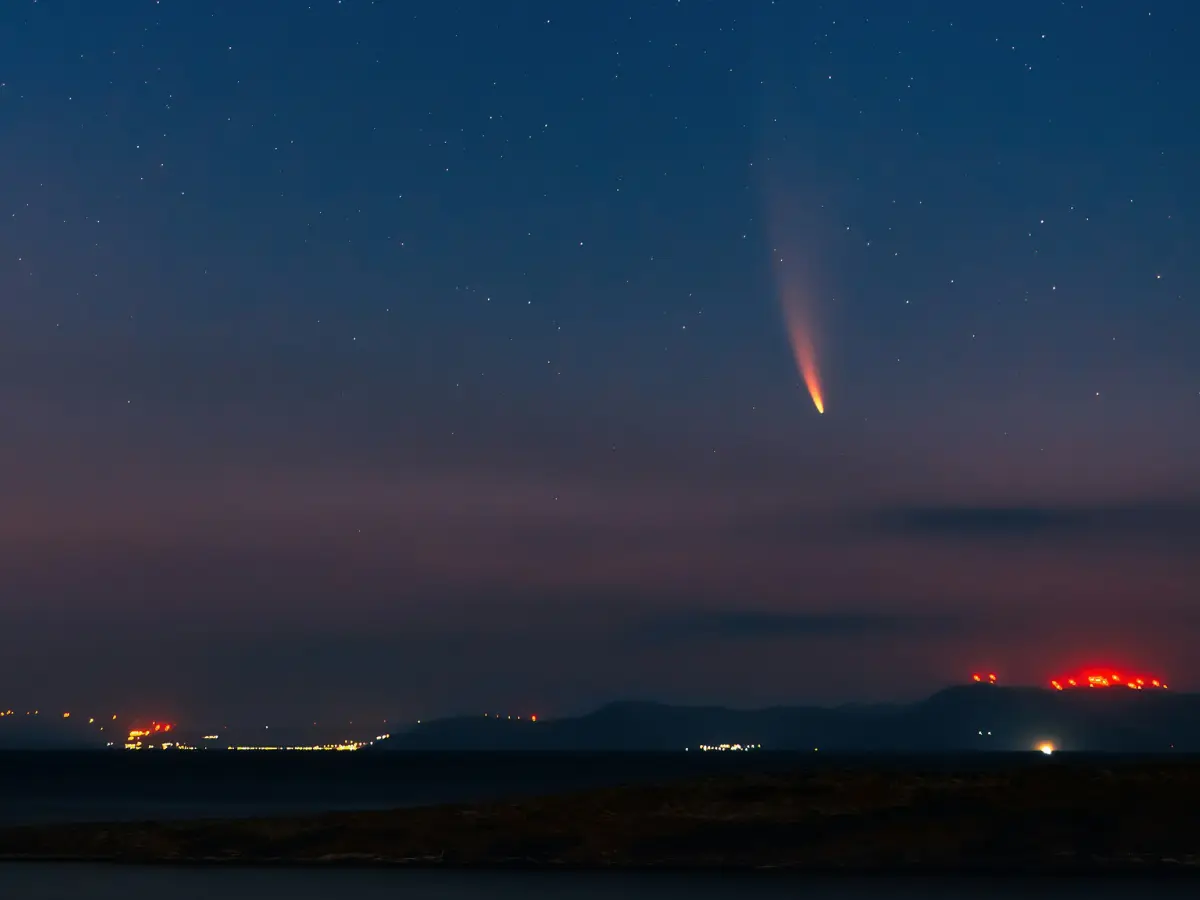 Comet fragment travelling at 81,000 km/hr explodes over Portugal, a ...