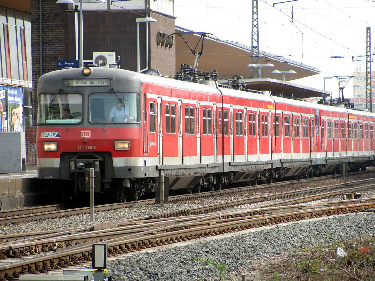 Top 7 cleanest trains in the world