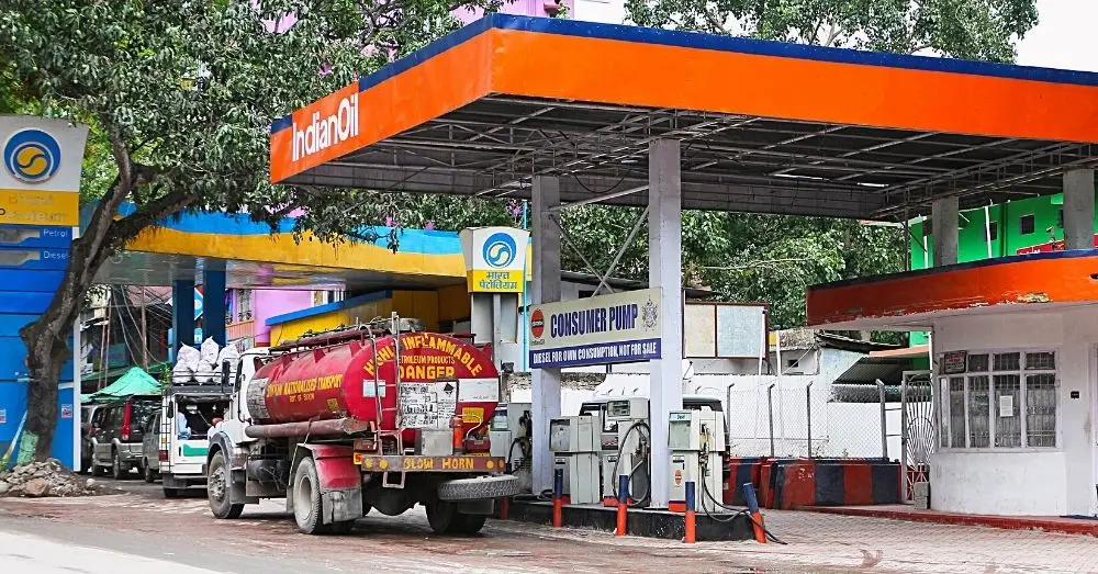 ‘Full tank vs half tank of petrol’: Which fuel level gives better mileage?