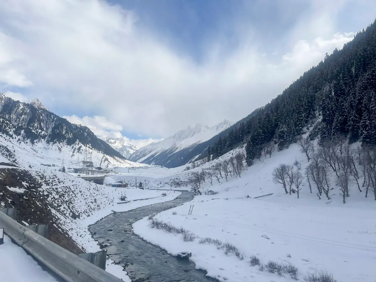 Kashmir shivers: Shopian hits -4°C as valley's coldest night signals ...