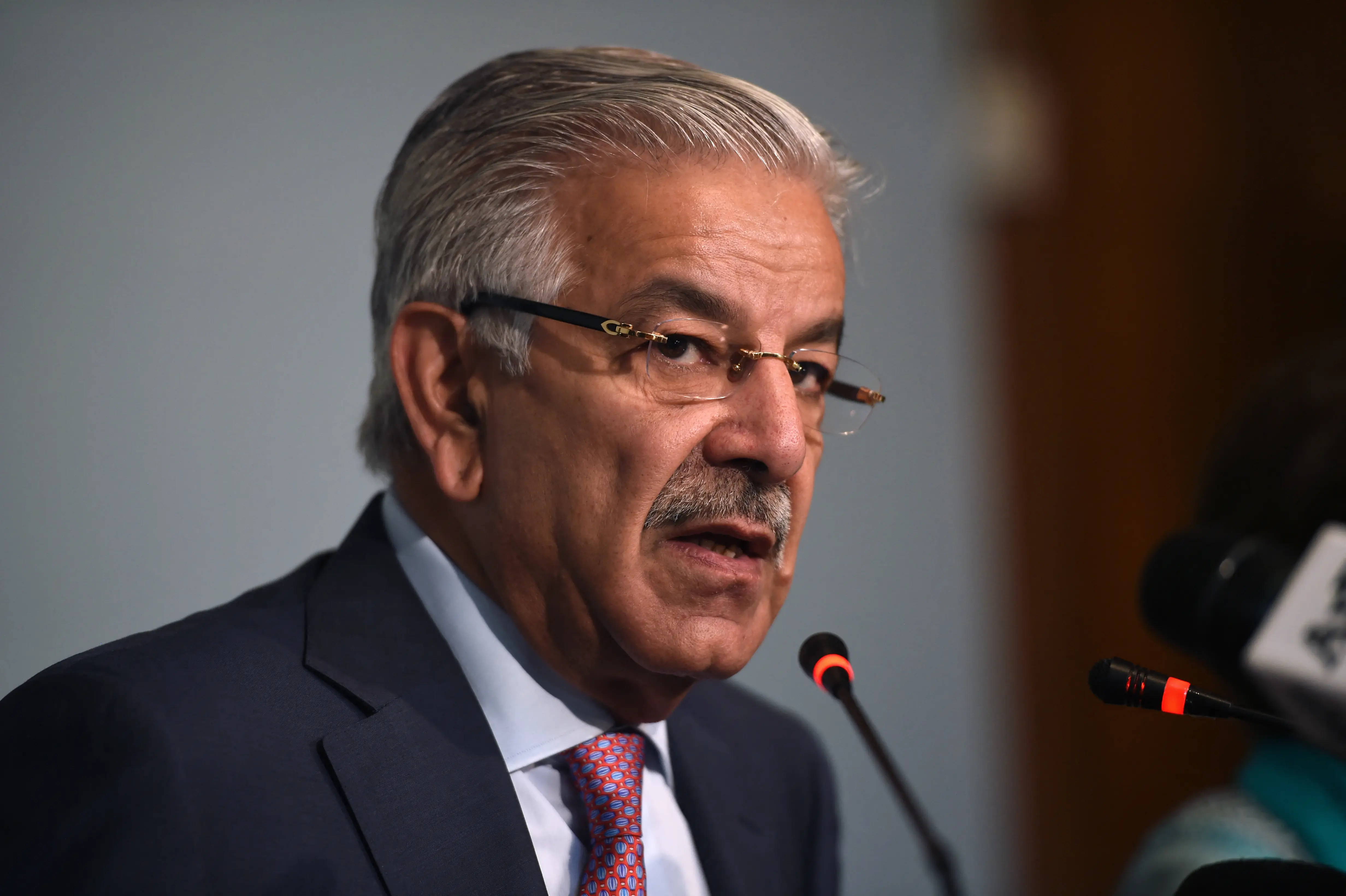 Pakistan’s Defence Minister warns of possible 'all-out war' with India ...