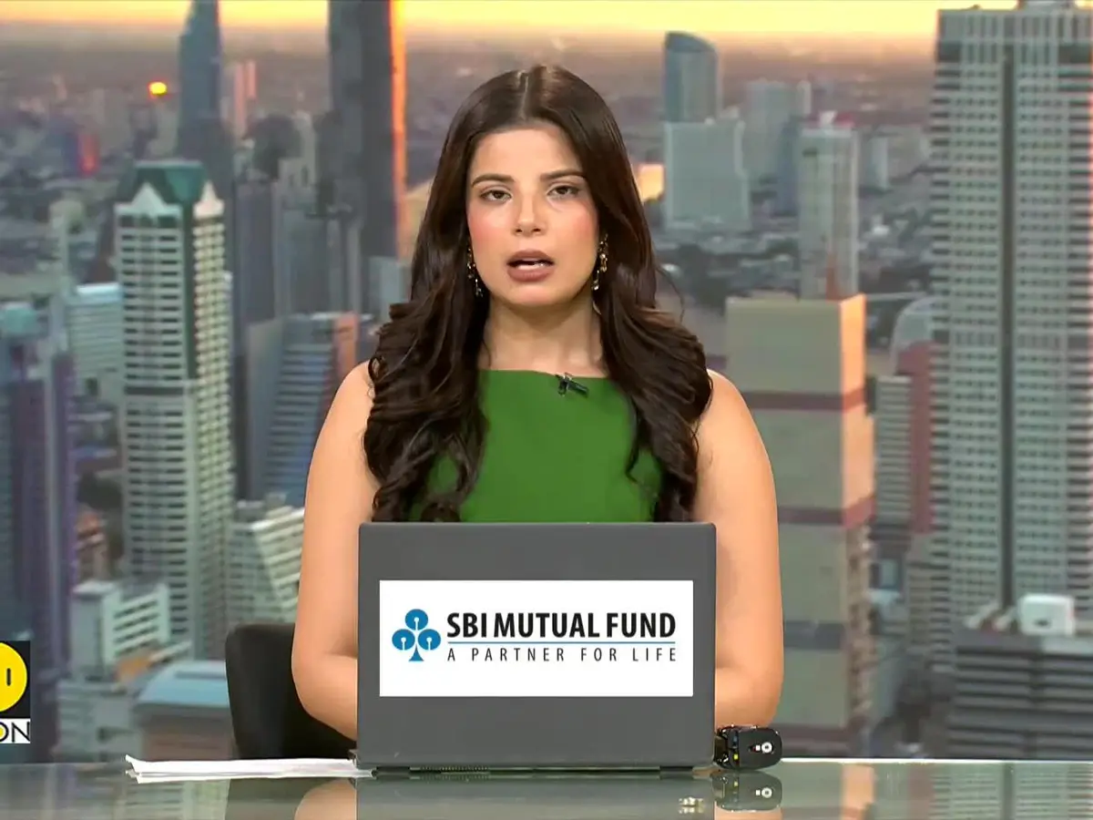 Cyclone Senyar: Heavy Clouds Advancing Toward Southern Indian Coastline