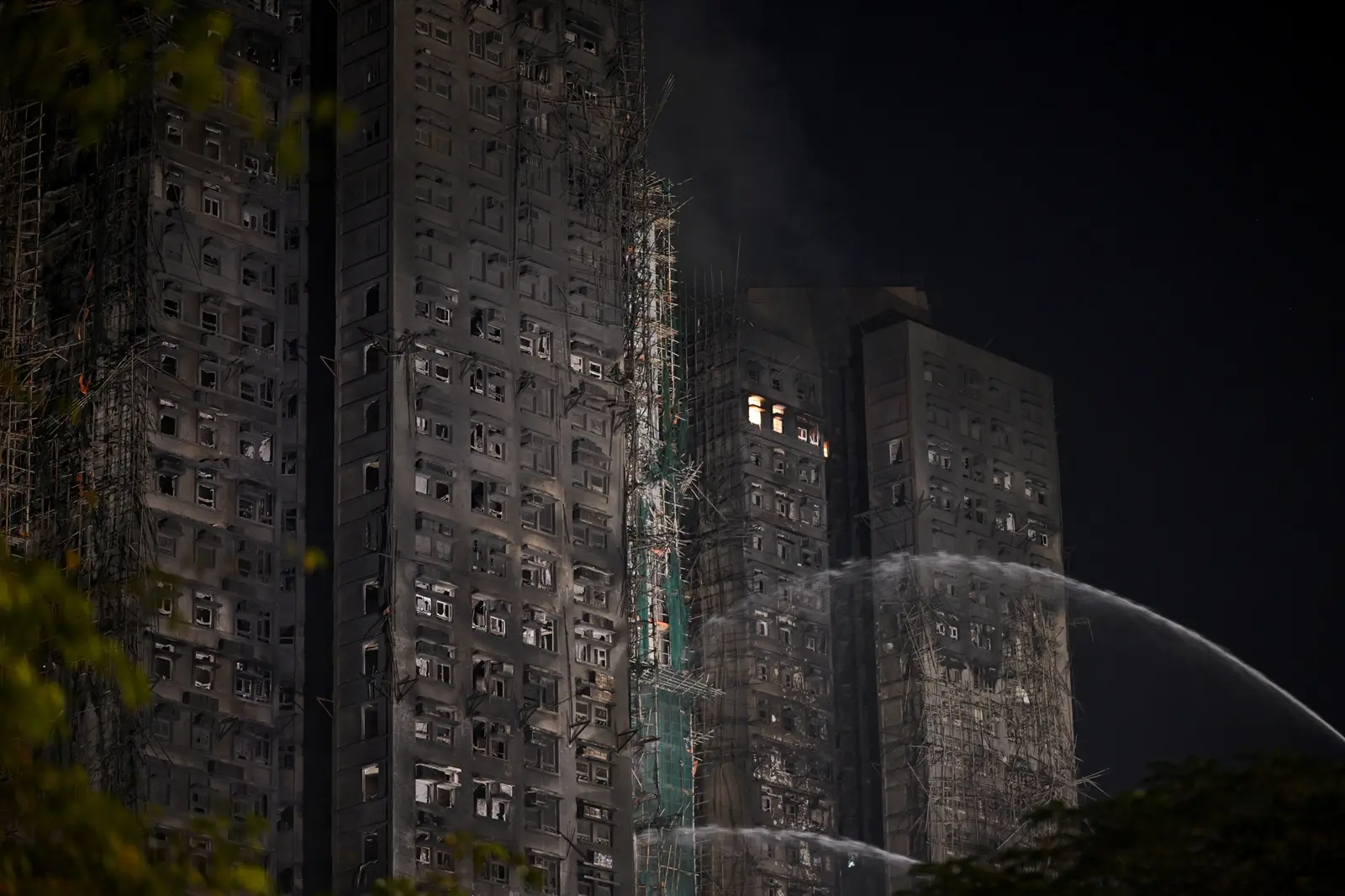 What is bamboo scaffolding and how it contributed to spread of Hong ...