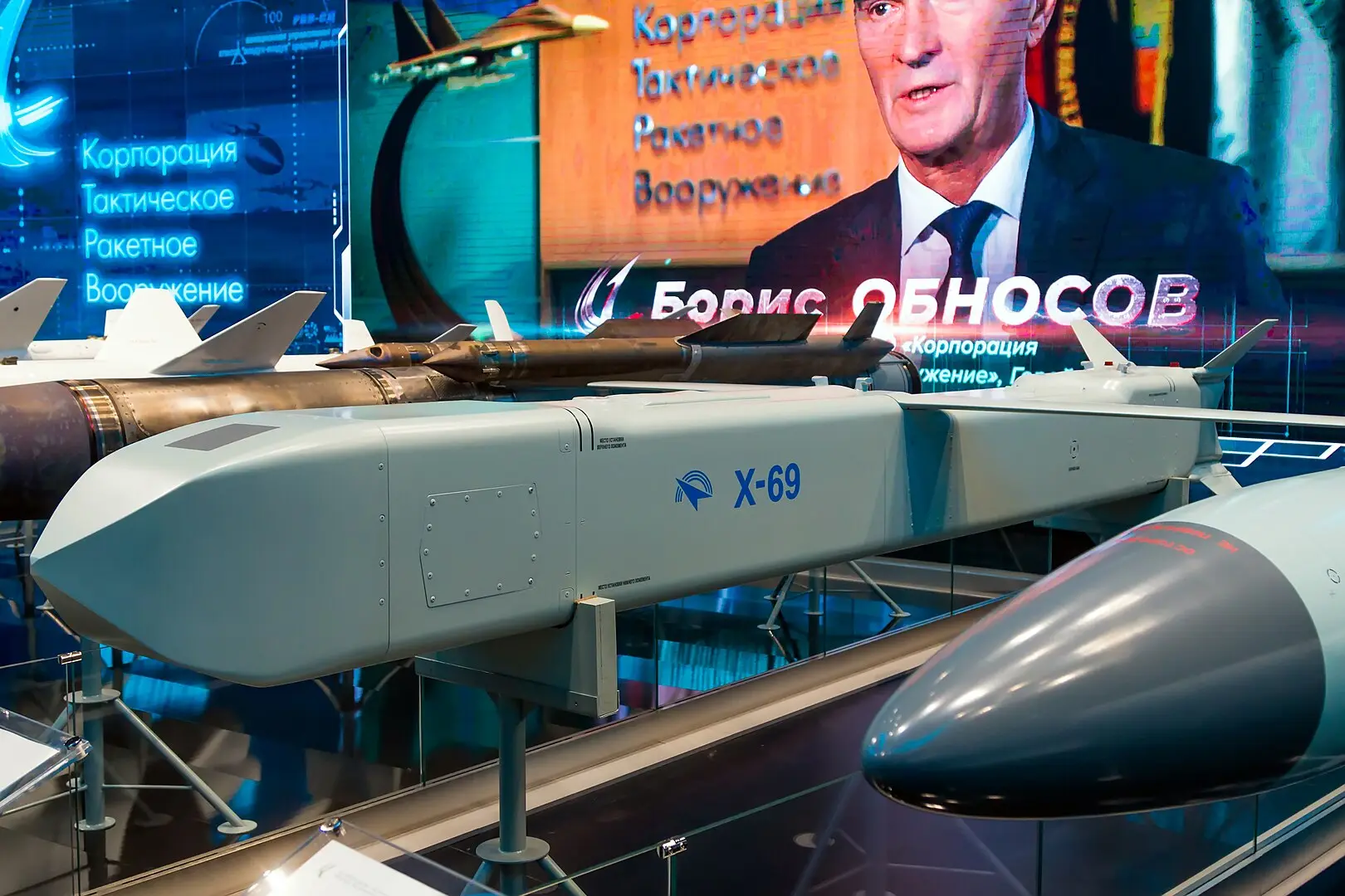 5 weapons the Su-57 fighter jet can carry inside its stealth bays