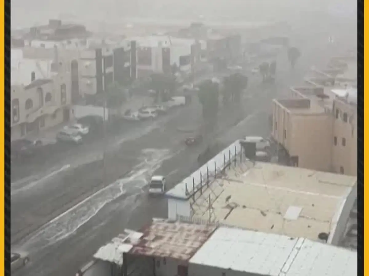 Saudi Arabia on Red Alert as Cyclone-Like Storm Floods Jeddah Streets ...