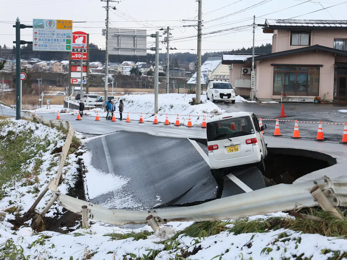 Japan hit by earthquake of magnitude of 5.9 after strong tremors for ...