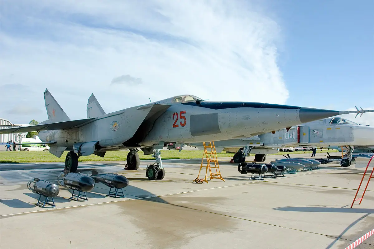 'Mach 3 on the Rocks': This Russian fighter jet carried 76 gallons of ...