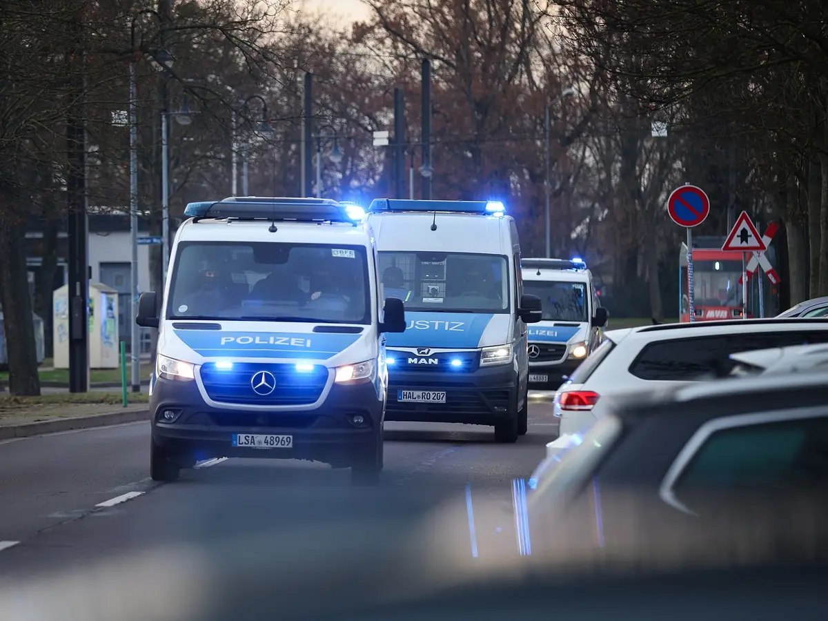Germany arrests five men over suspected Christmas market attack plot