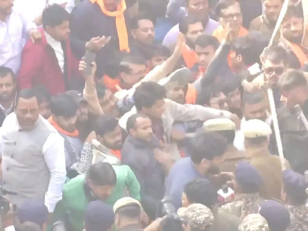 WATCH | Clashes erupt outside Dhaka’s High Commission in New Delhi ...