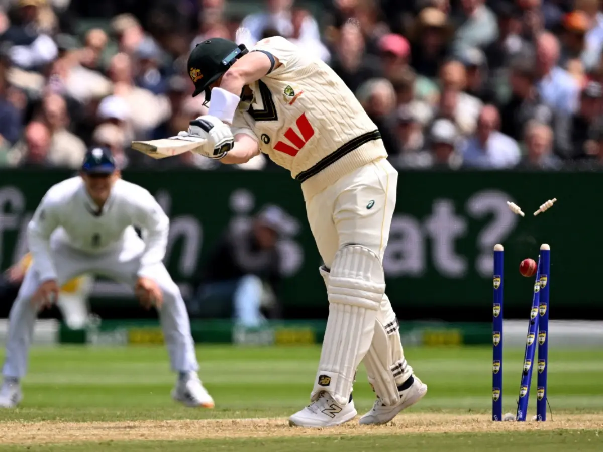 Watch: Steve Smith stunned as Josh Tongue castles Australian stand in ...
