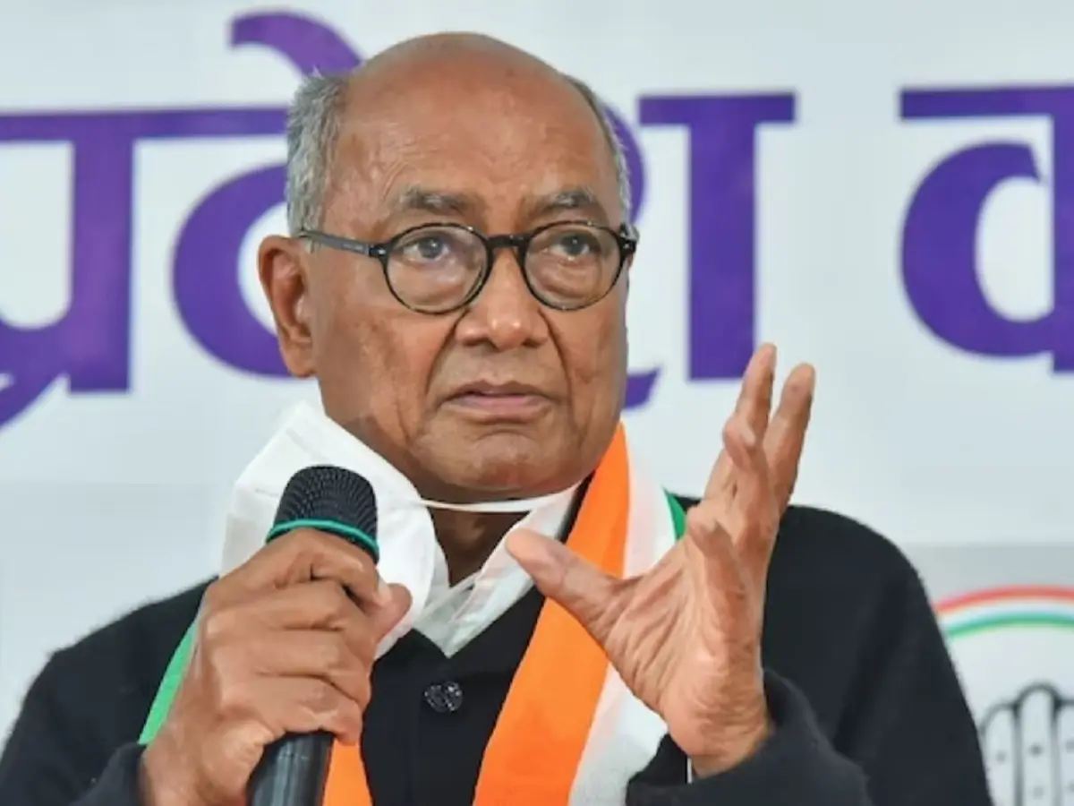 Chinks in Congress exposed?: Digvijaya Singh shares old photo of PM ...