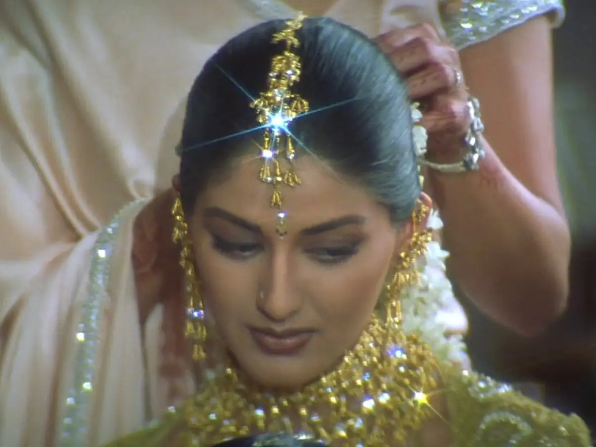 Sonali Bendre Birthday Special: From Hum Saath-Saath Hain to Sarfarosh ...