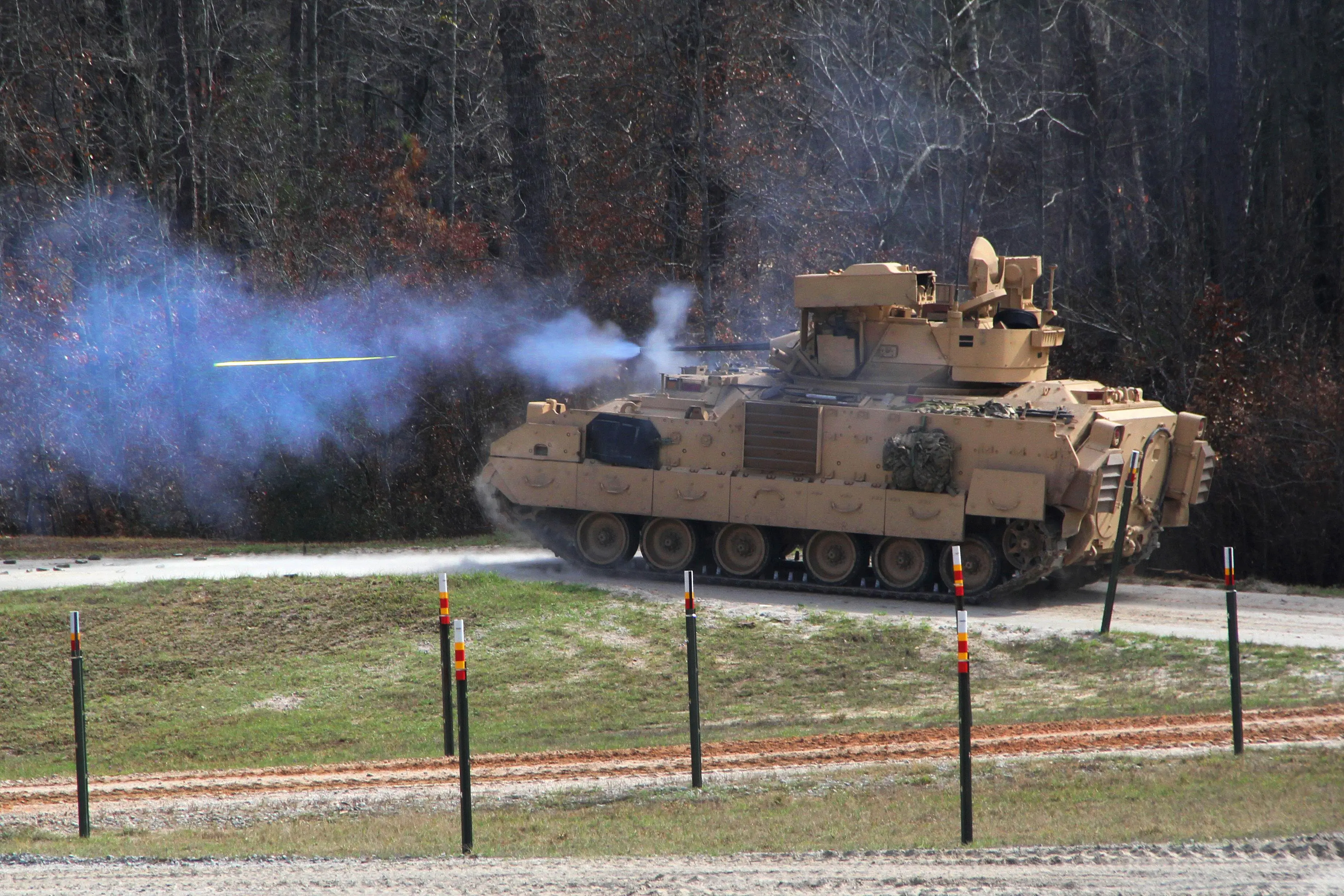 ‘200 rounds per minute’: How the American Bradley fighting vehicle ...