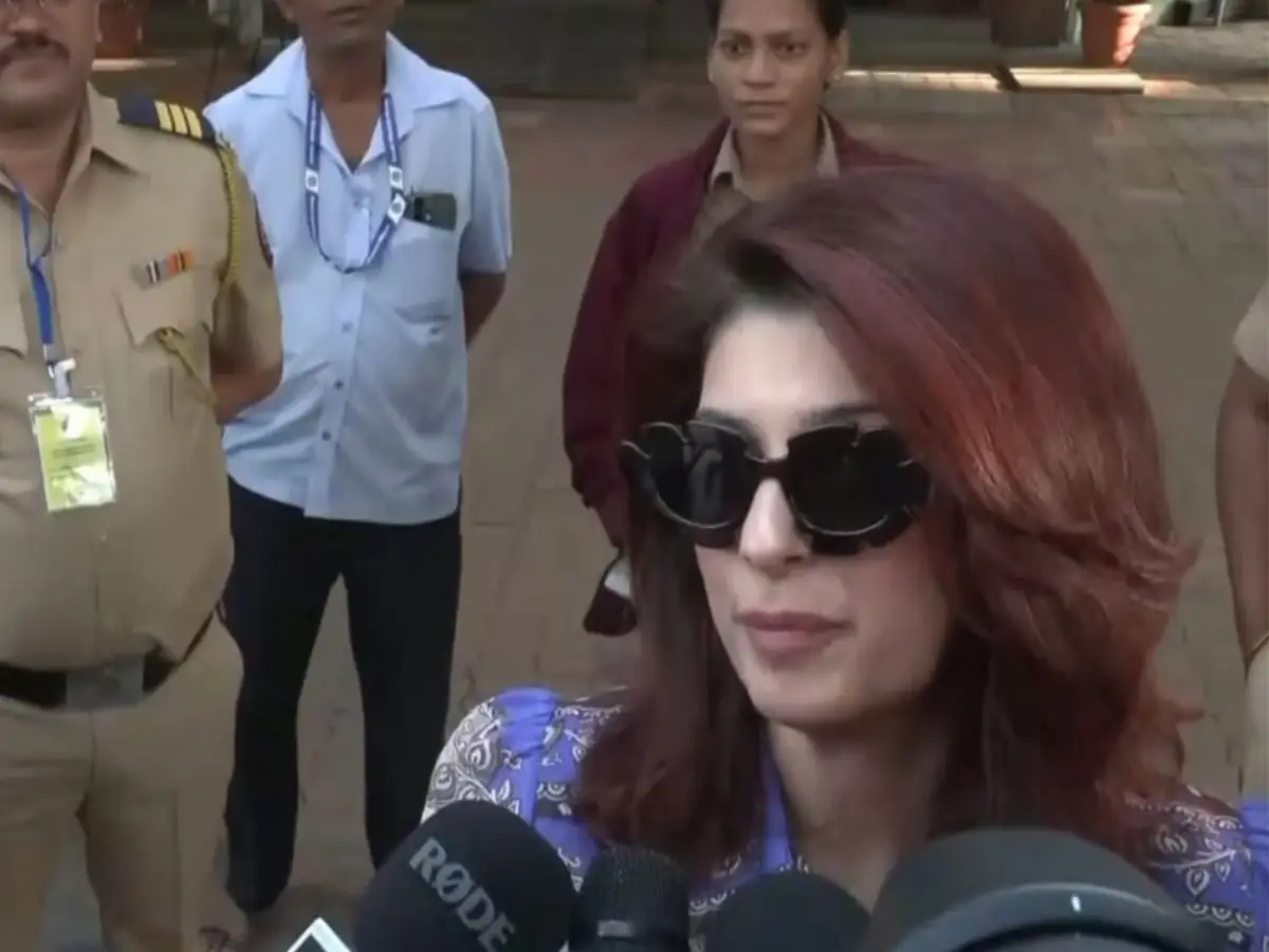 BMC Elections 2026: Akshay Kumar, Suniel Shetty, Gulzar and other ...