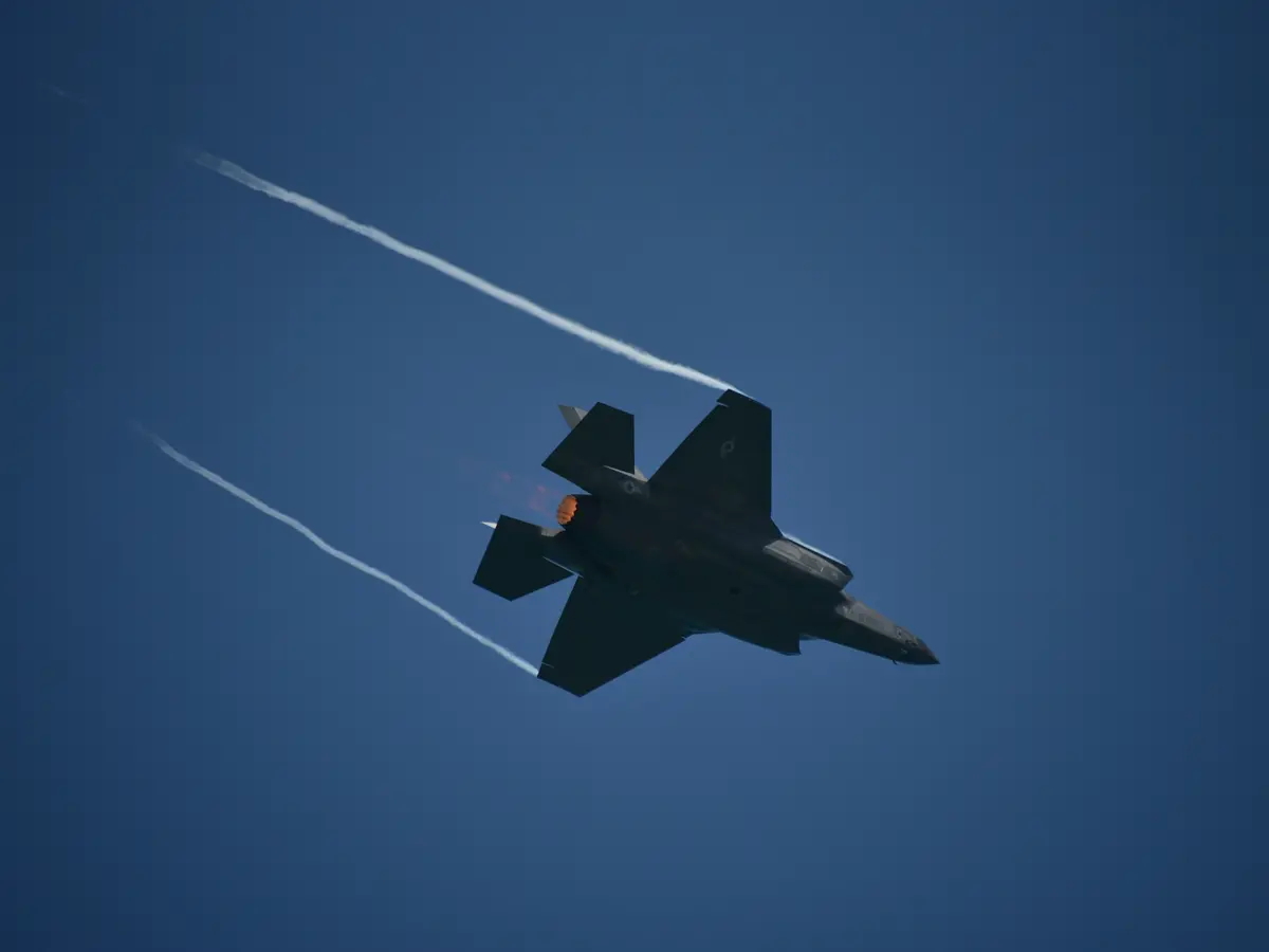 Trump Administration pressures Canada over fighter jet contract