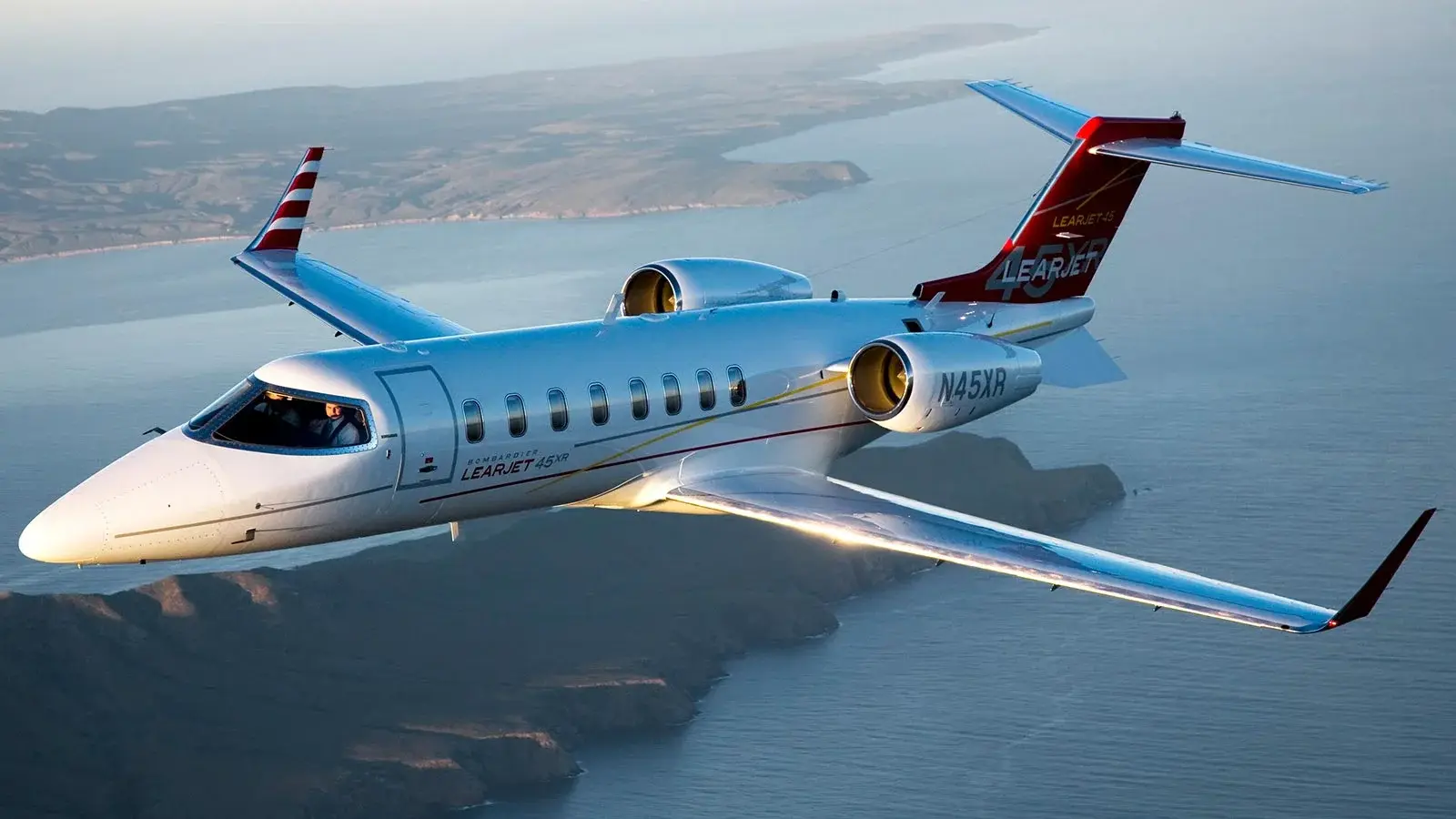 Learjet 45: How many people can travel at once?