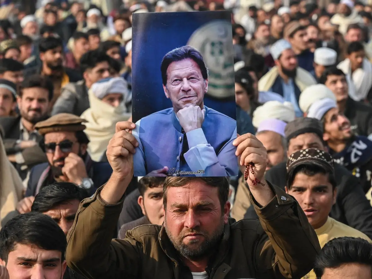 Wasim, Waqar, Afridi extend concern over Imran Khan’s vision loss; post ...