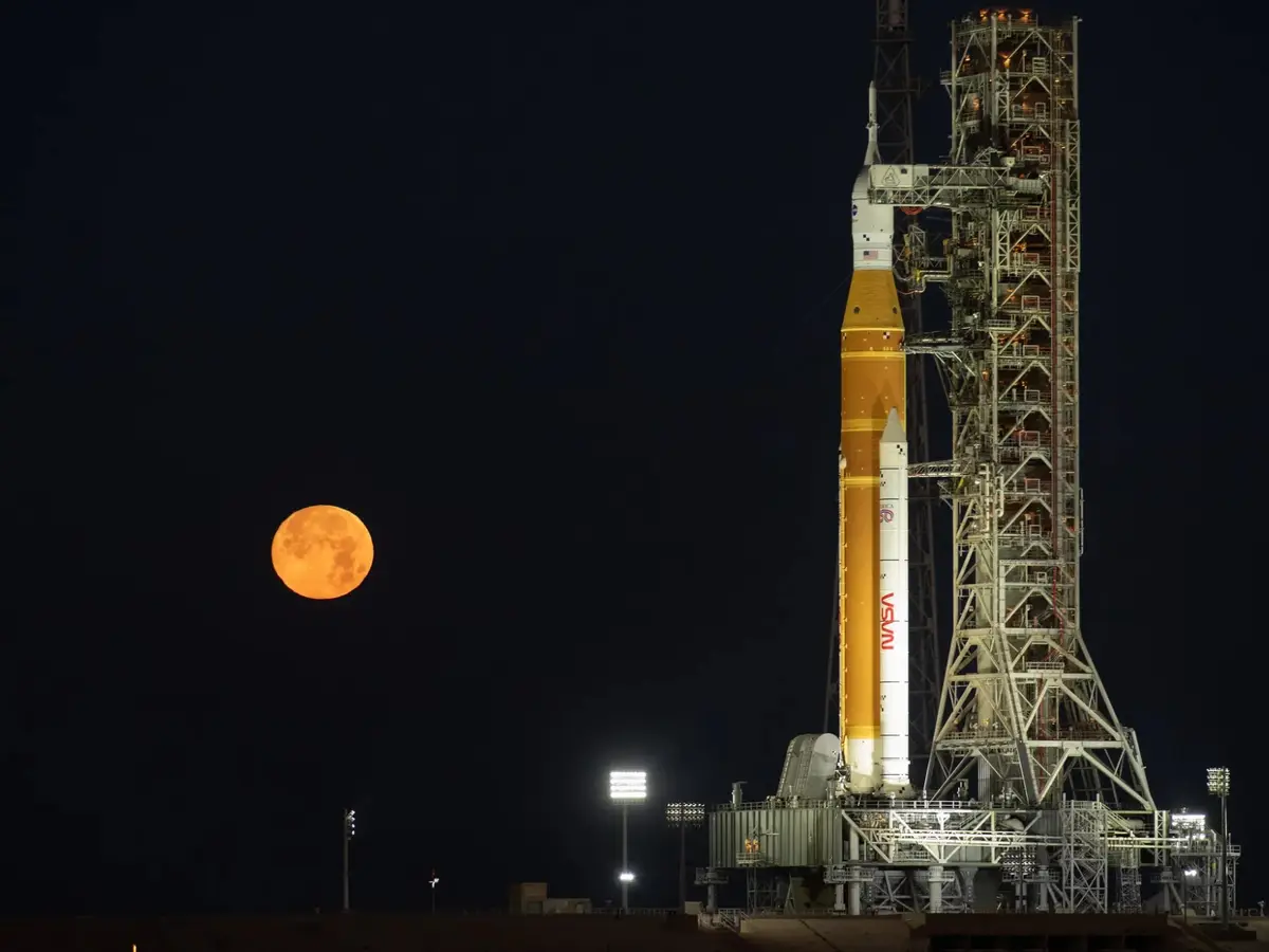 NASA’s SLS rocket faces helium flow issue, Artemis II March launch ...