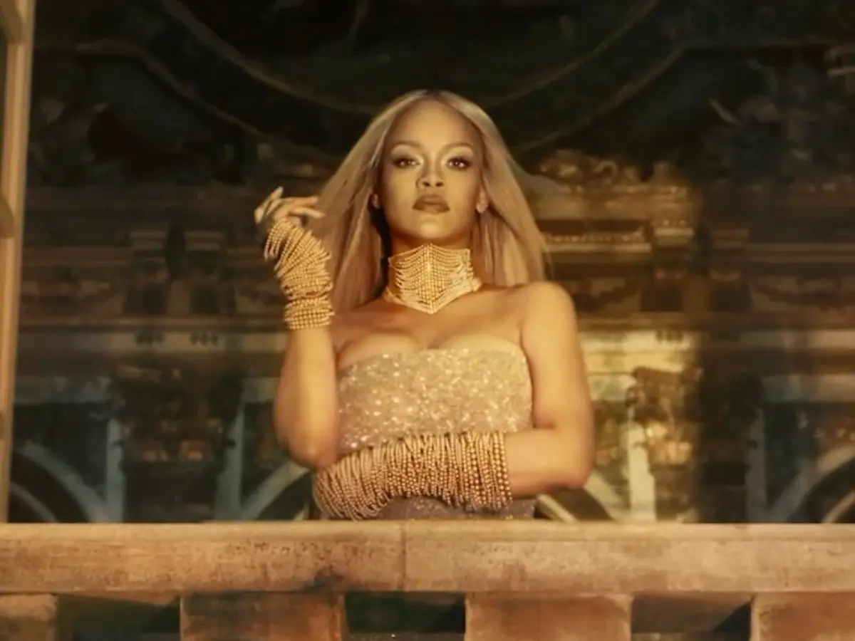 Rihanna's Beverly Hills Mansion fired with multiple shots, woman arrested