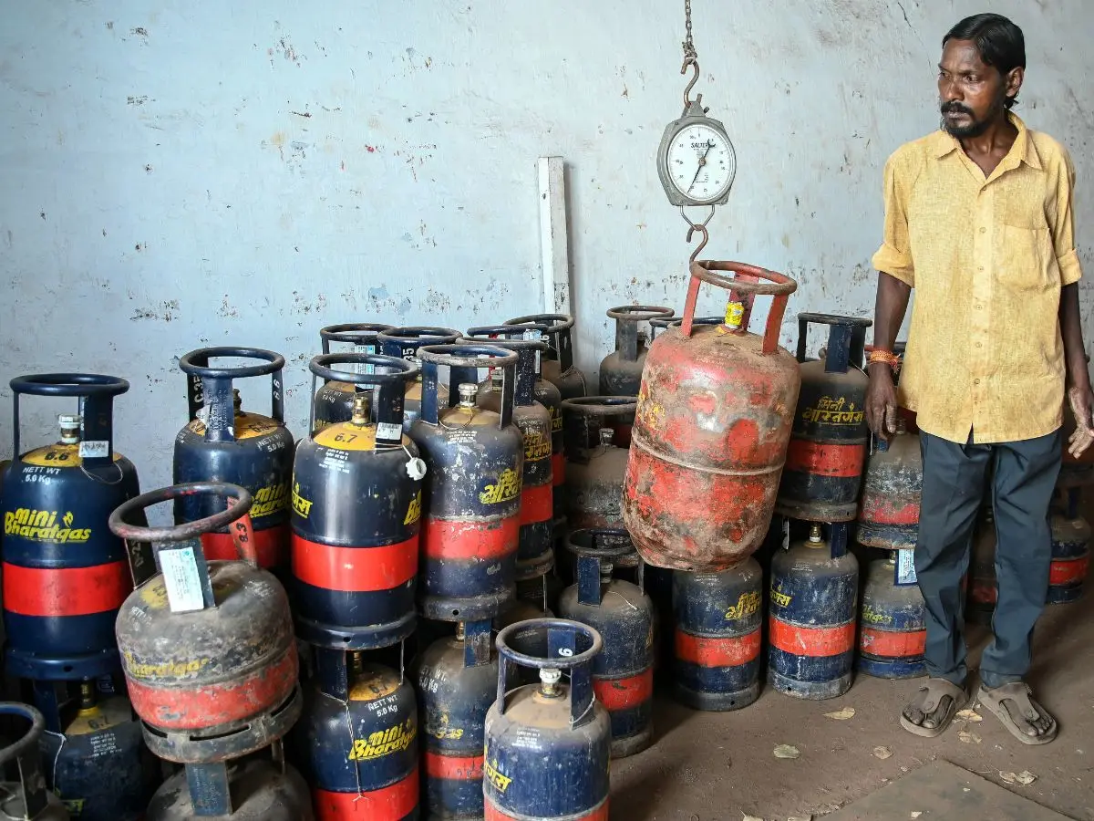 How to book your LPG cylinder quickly via call, SMS, or WhatsApp for ...