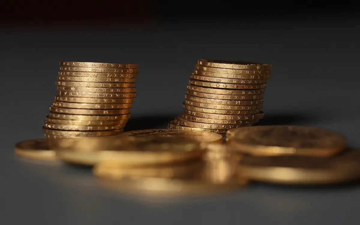 Gold bearish, dollar index bullish, treasury yields higher amid Iran ...