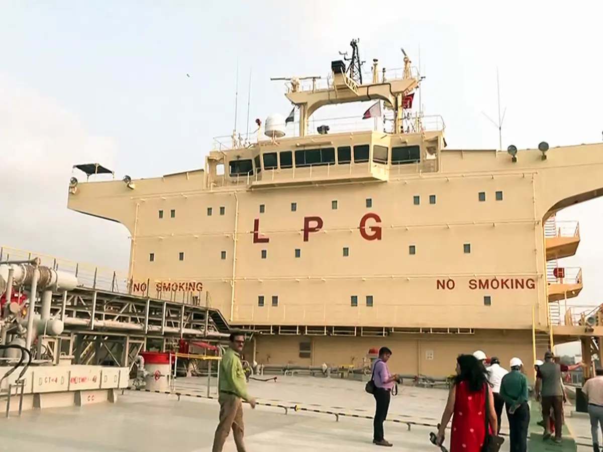 LPG vessel 'Apollo Ocean' docks in Karnataka, India assures stable ...