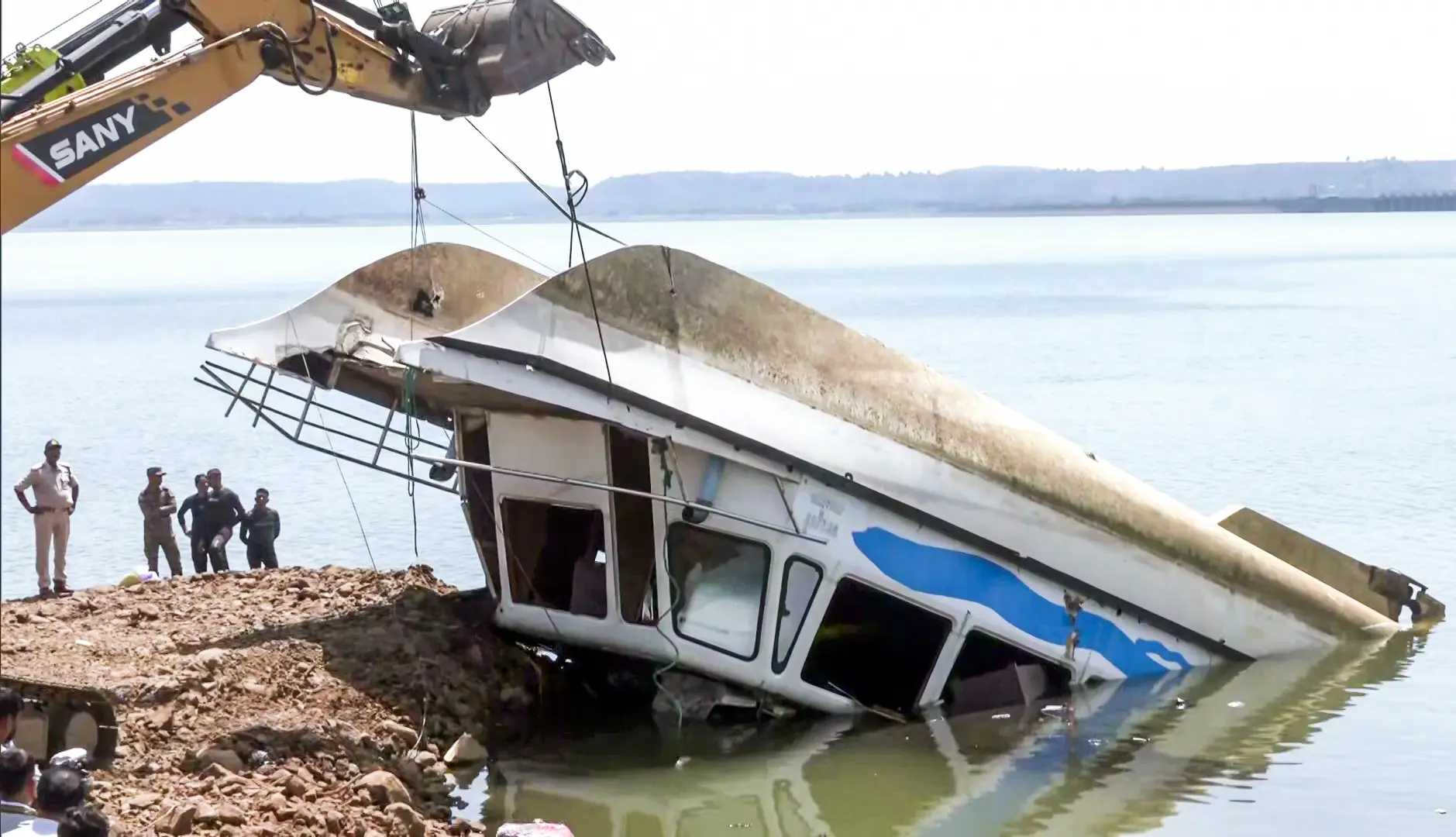 Jabalpur cruise boat tragedy: Mother, son’s bodies found clinging to ...