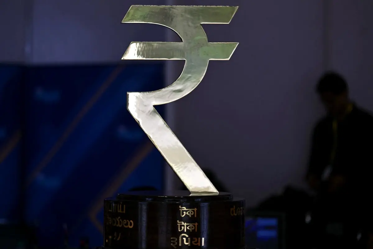 RBI announces $5 billion USD/INR swap auction to ease banking liquidity ...