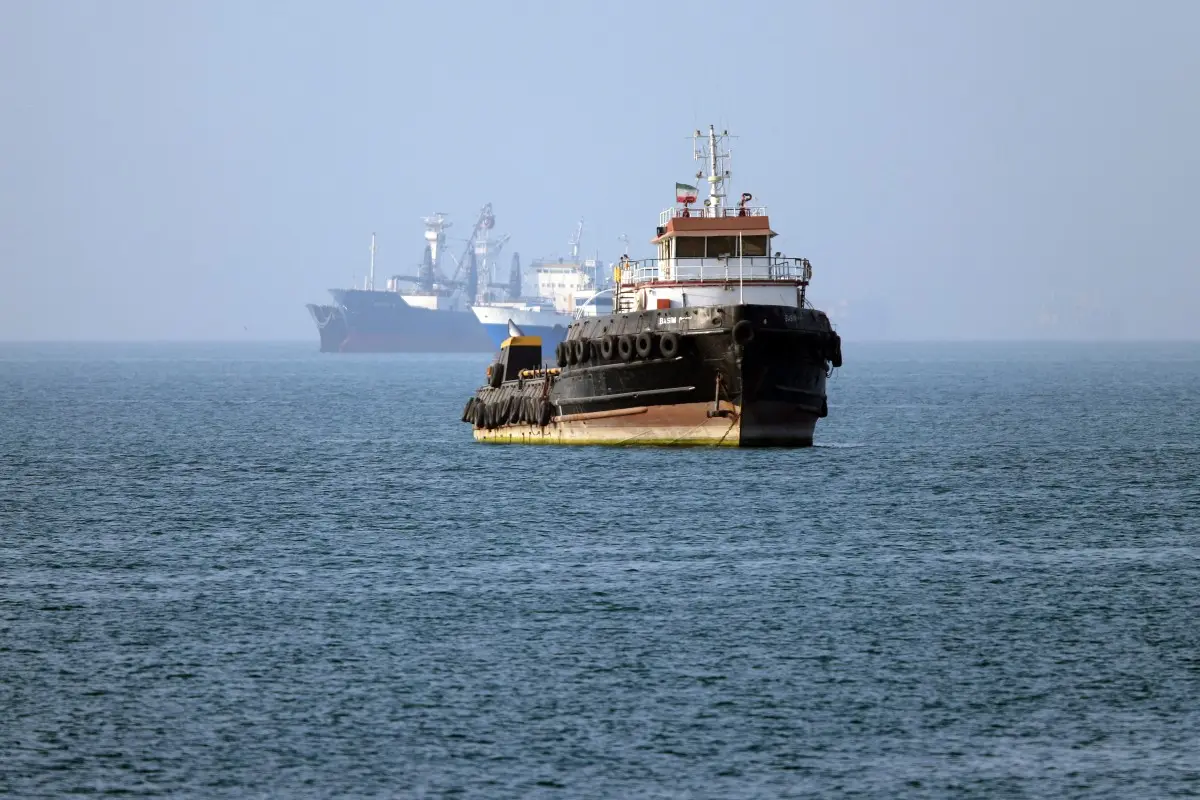 IRGC Navy coordinates passage of 35 ships through Strait of Hormuz