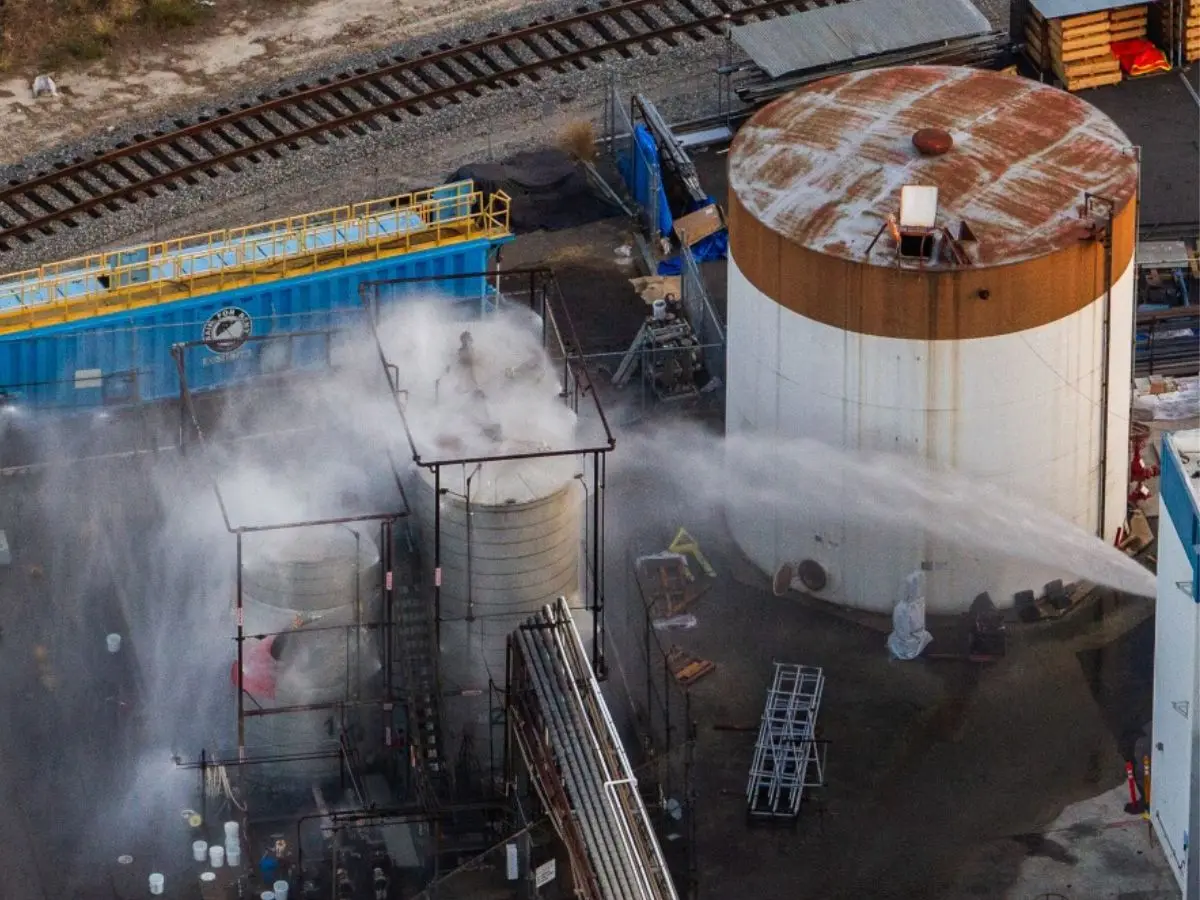 California declares emergency as massive chemical tank threatens to ...