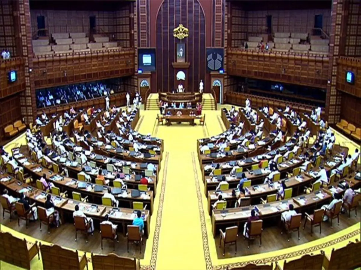 'Insult to Lok Bhavan': Truncated ‘Vande Mataram’ sung in Kerala ...