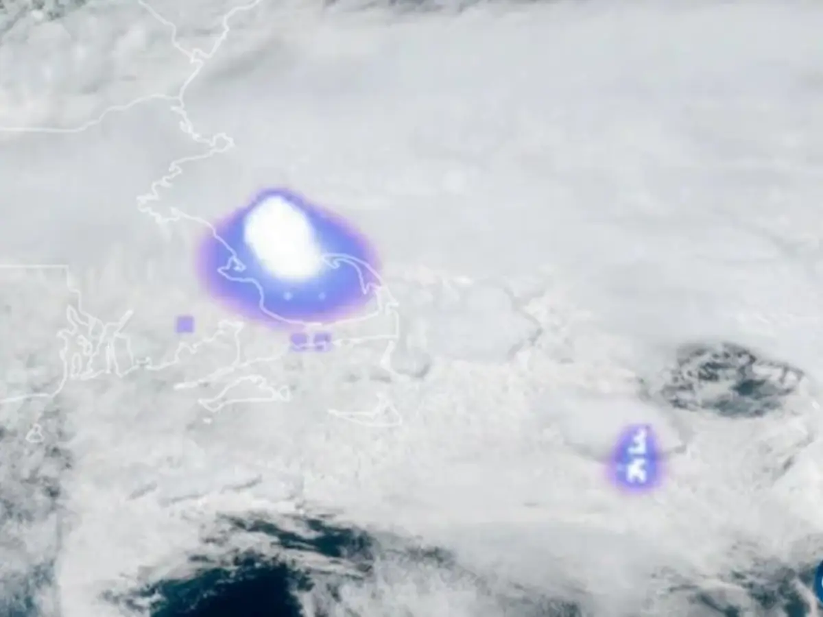 Meteor explodes over Massachusetts, massive sonic booms spark panic ...