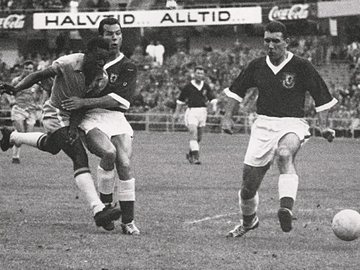 Pele's historic 1958 World Cup final jersey heads to auction with ...