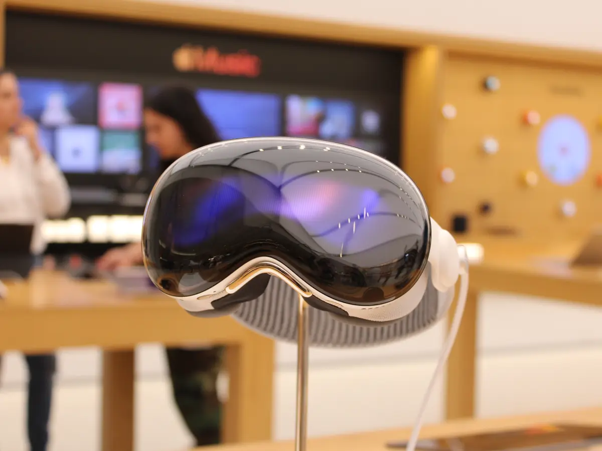 Apple Vision Pro and smarter Siri AI: How effective and futuristic will ...