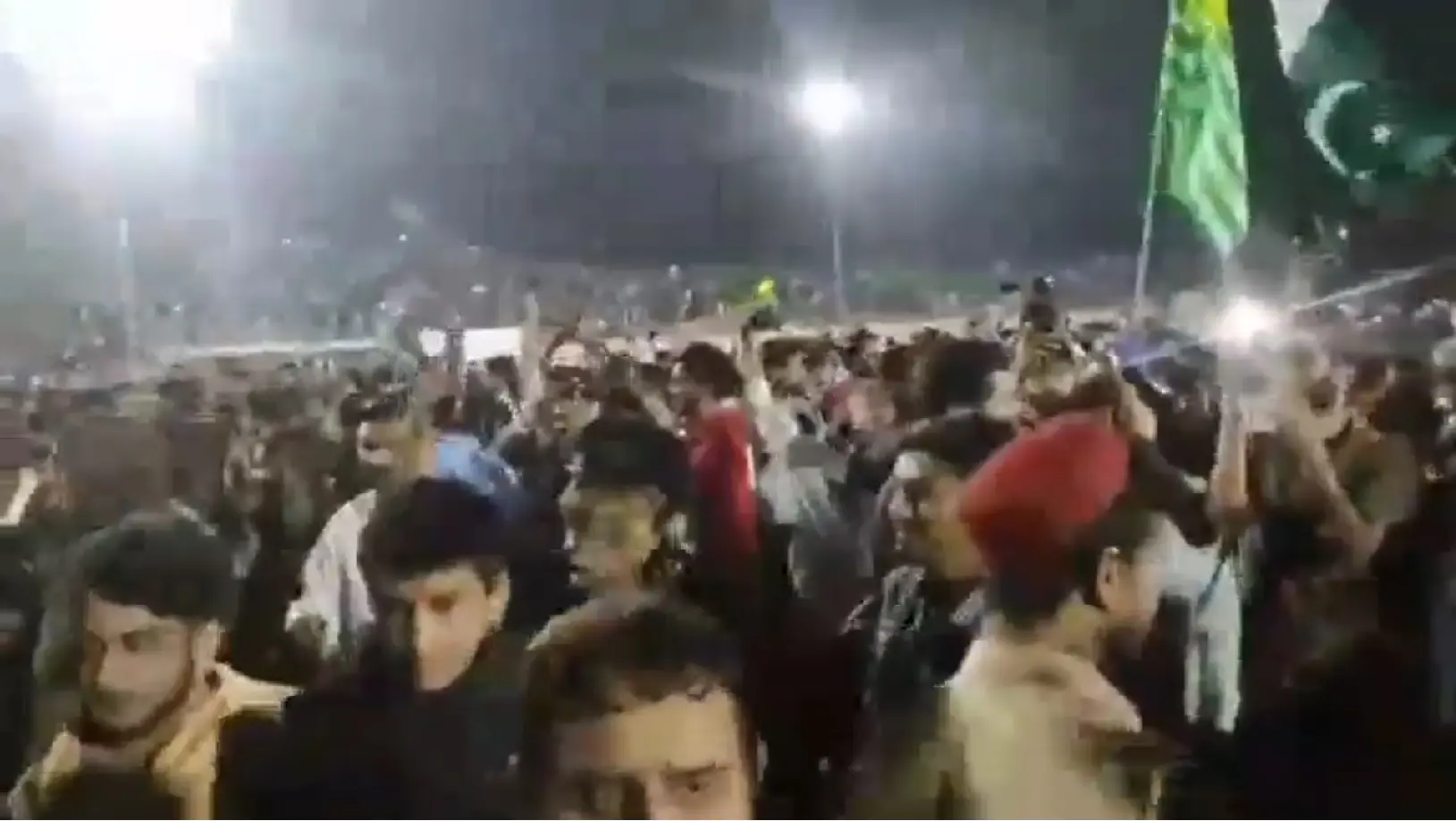 16 killed, over 30 injured as Pakistani forces open fire on protesters ...