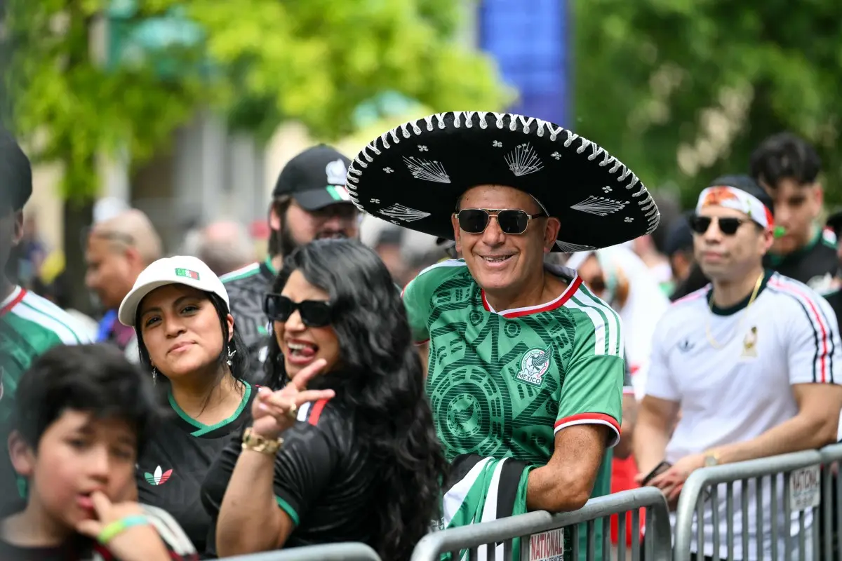 'You are like animals': Thousands of fans rush toward Mexico City World ...