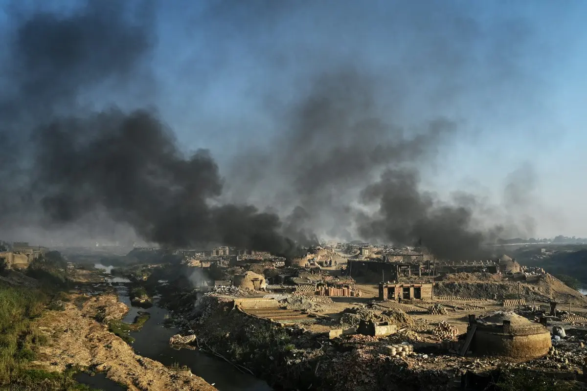 13 times above WHO limit: Pakistan emerges as world's smoggiest country