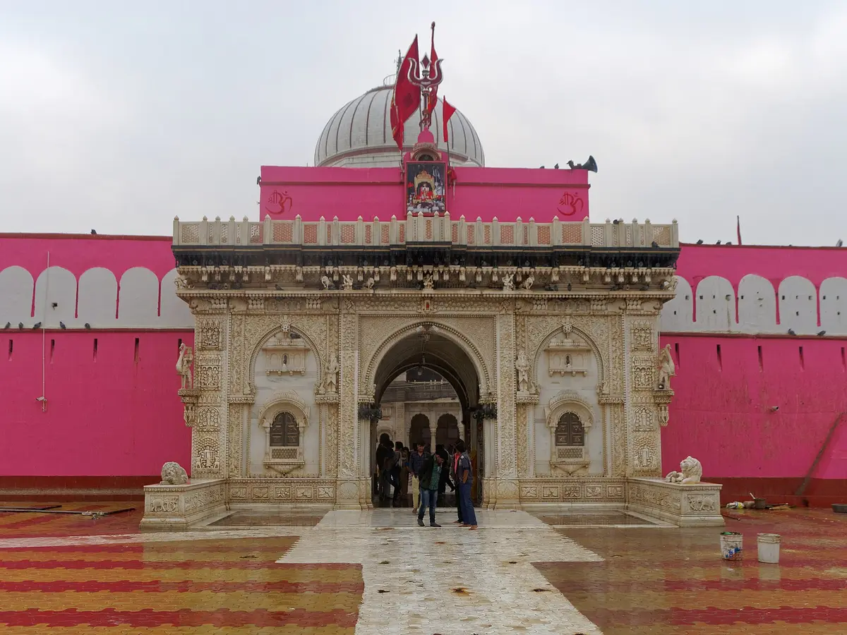 Why is this temple covered with thousands of rats?