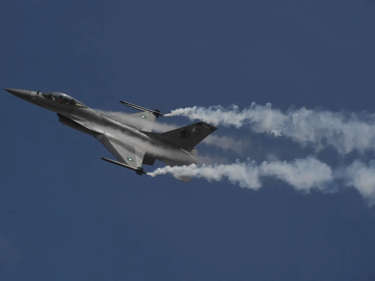 Pakistan Air Force training jet crashes in Khyber Pakhtunkhwa, killing ...
