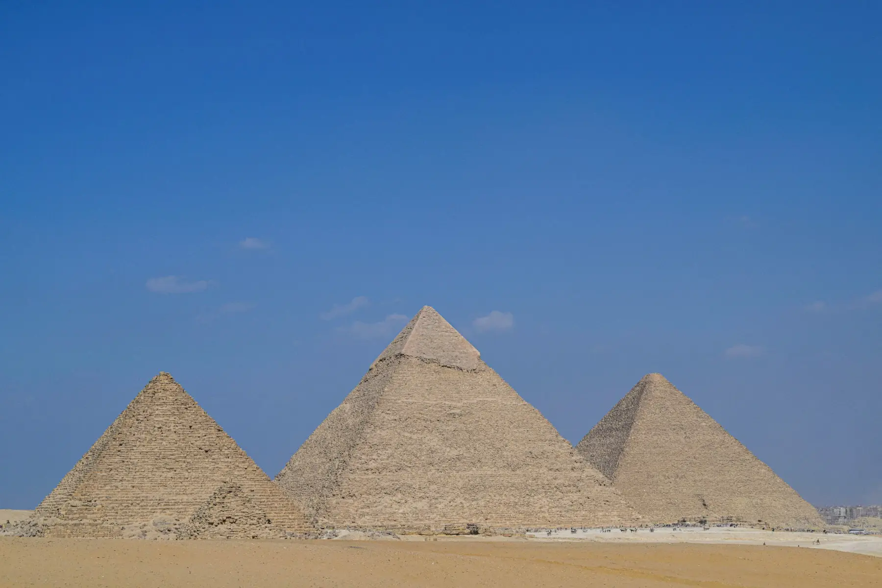 How the Great Pyramids of Giza survived 4,500 years of earthquakes ...