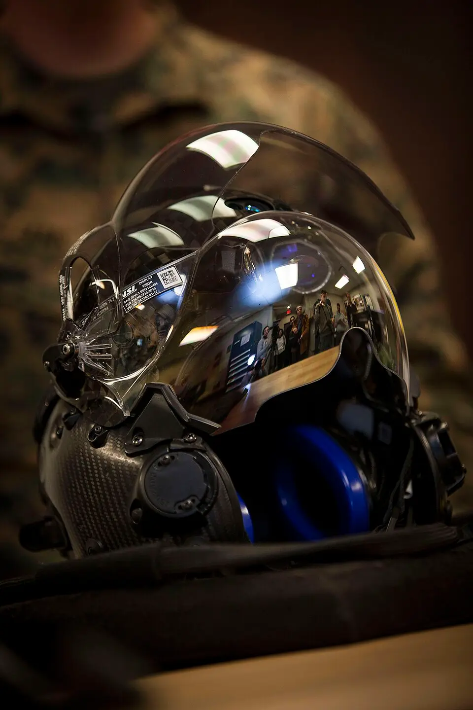Why Russian fighter helmets look bulky compared to modern US designs